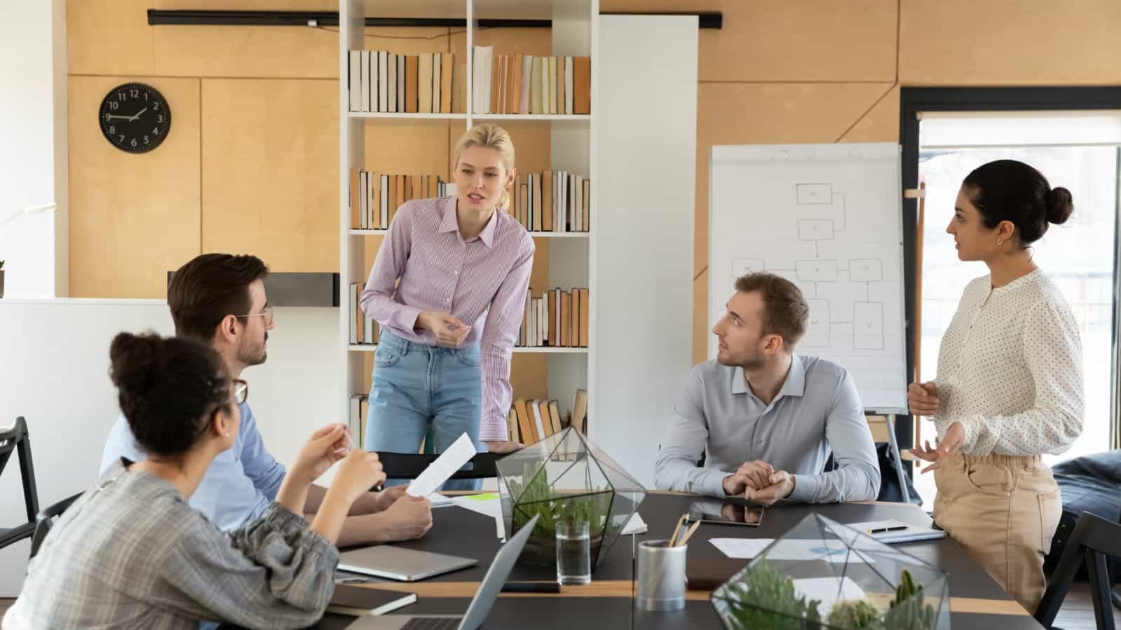 7 Consejos efectivos para mantenerte despierto durante la jornada laboral
