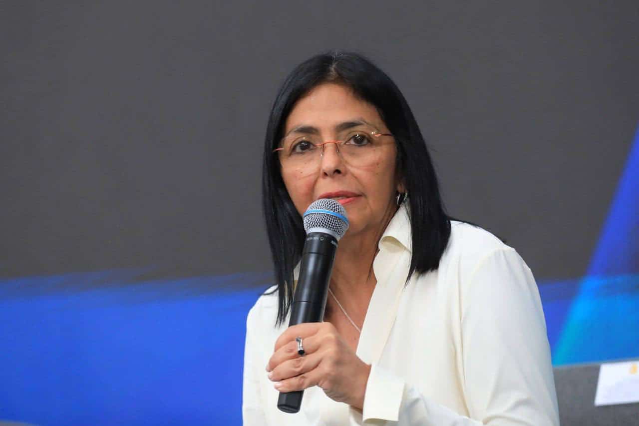 Delcy Rodríguez viajará a Bogotá para reunirse con Gustavo Petro